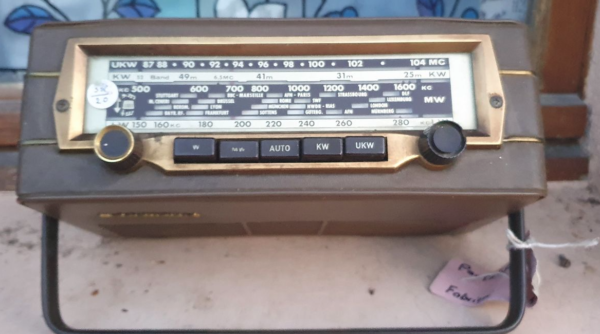 Classic car radio